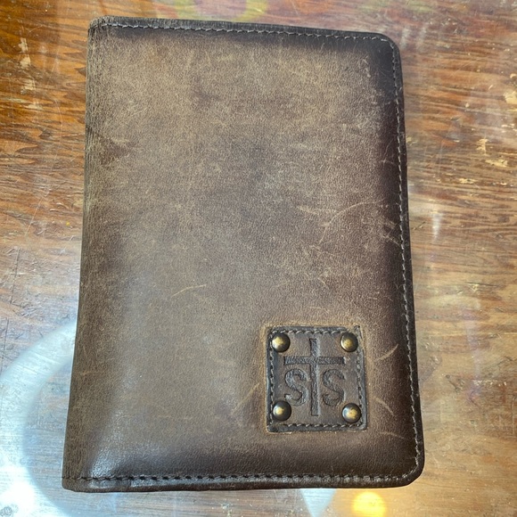 STS Ranchwear | Bags | Sts Large Magnet Bifold Baroness Wallet | Poshmark